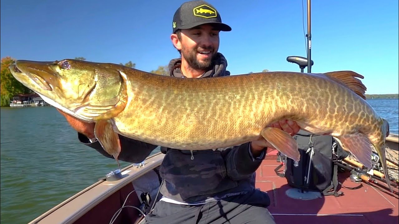 CRAZY Musky Fishing With Fall Winds!!! - YouTube