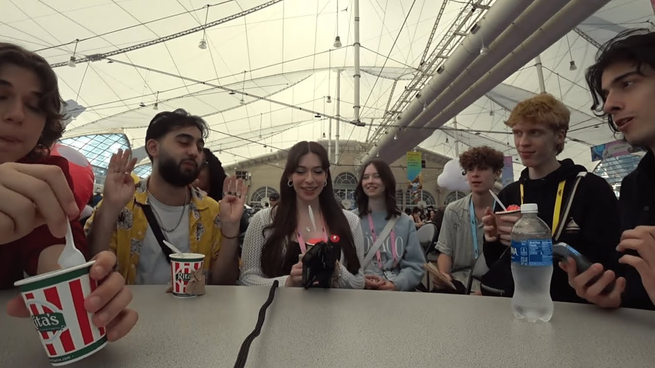 LIFESTEAL SMP IRL STREAM at Twitchcon! - YouTube