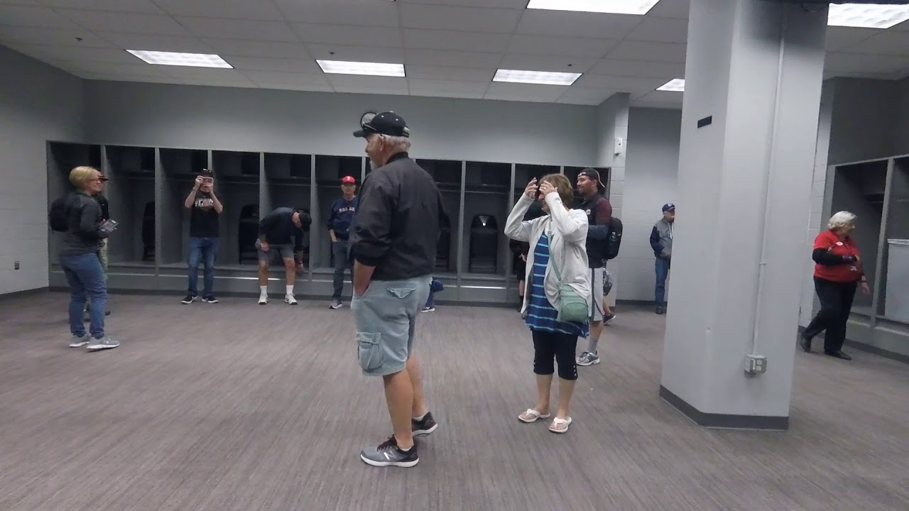 Visiting locker room at Cardinals Stadium - YouTube