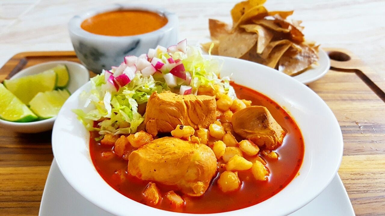 💖POZOLE ROJO DE POLLO AL ESTILO DE VERACRUZ,RIQUÍSIMO😙👍 - YouTube