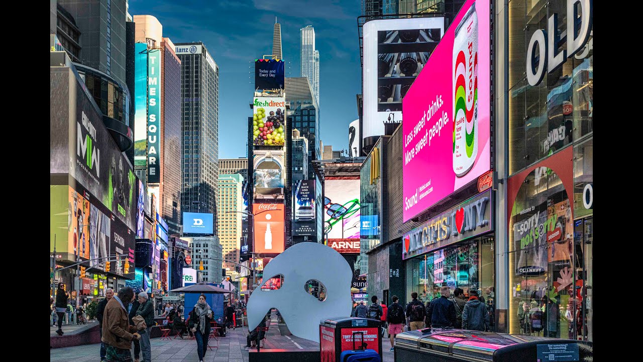 Aimlessly Roaming Manhattan - YouTube