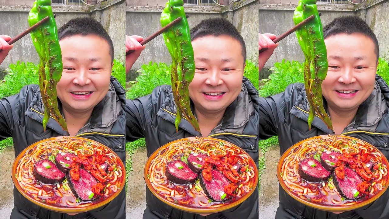 Pig's Blood Ball Rice Noodles Fragrant And Delicious - YouTube