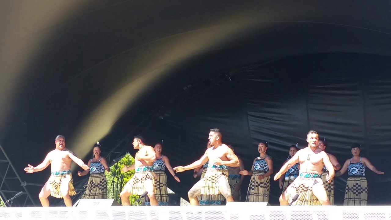Nga Uri o Rahiri performing a haka, Waitangi Day 2017 - YouTube