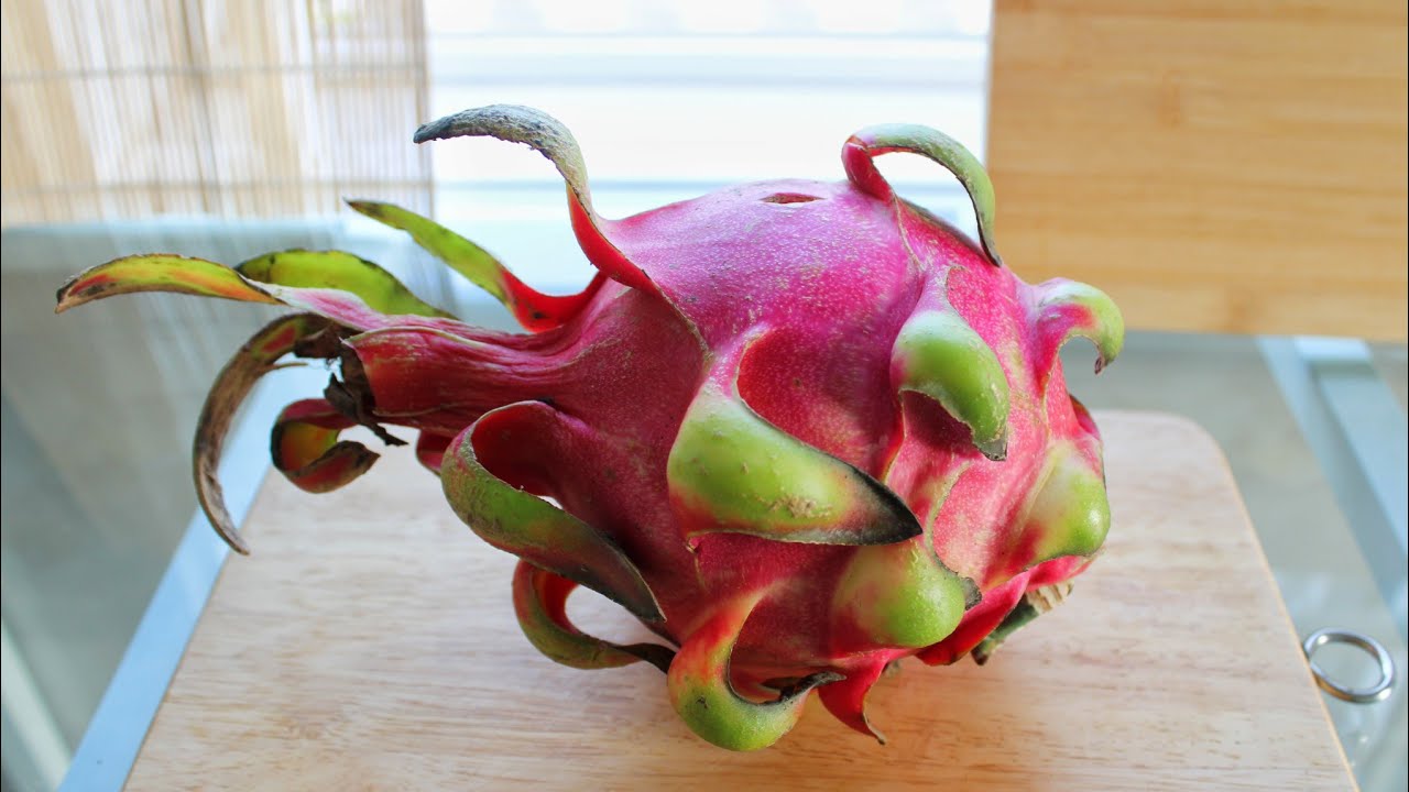 Red dragon fruit cutting - YouTube