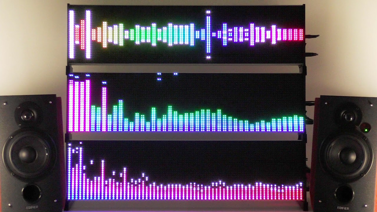 SwinGraf Demo 2 - ESP32 Audio Spectrum, clocks and animated texts ...