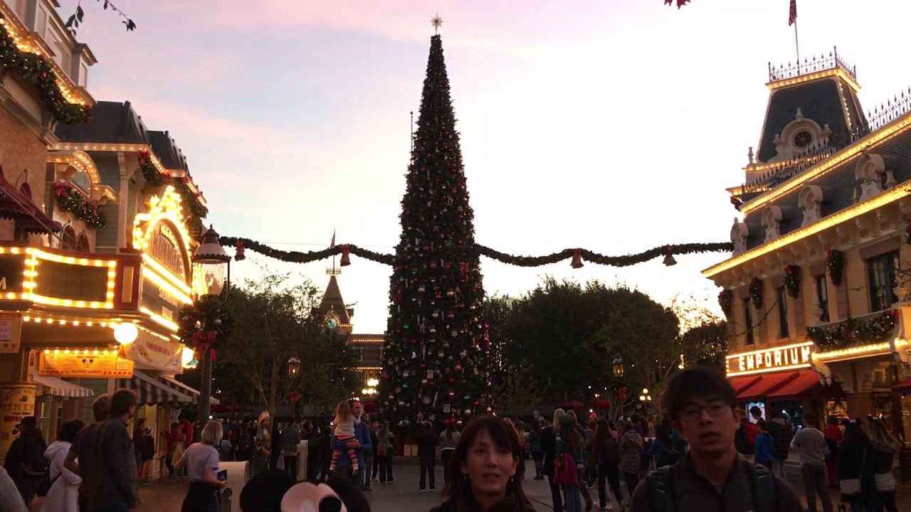 Disneyland Christmas Tree Lighting Ceremony - YouTube