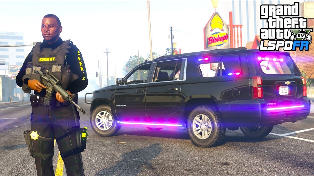 GTA 5 - LSPDFR Ep463 - Suburban With Christmas Tree Lights!! - YouTube