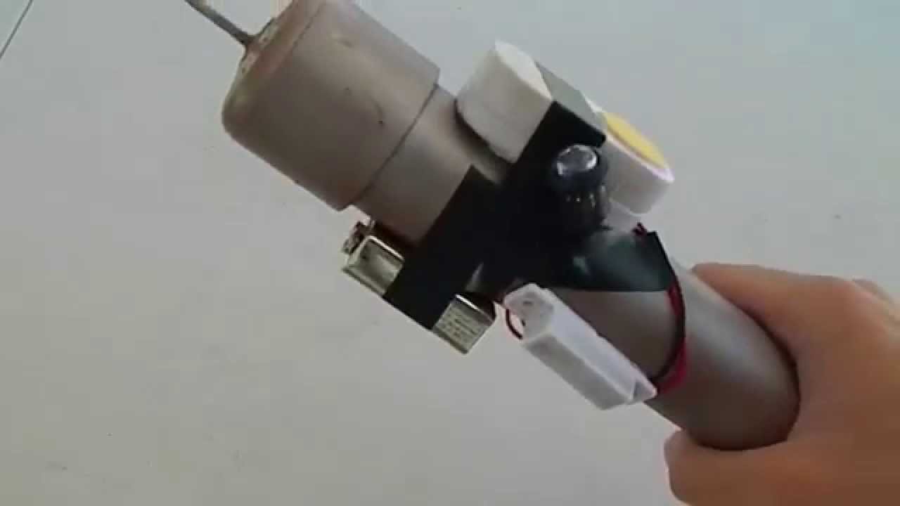 Left 4 Dead Inspired Pipe Bomb Cosplay Prop - YouTube