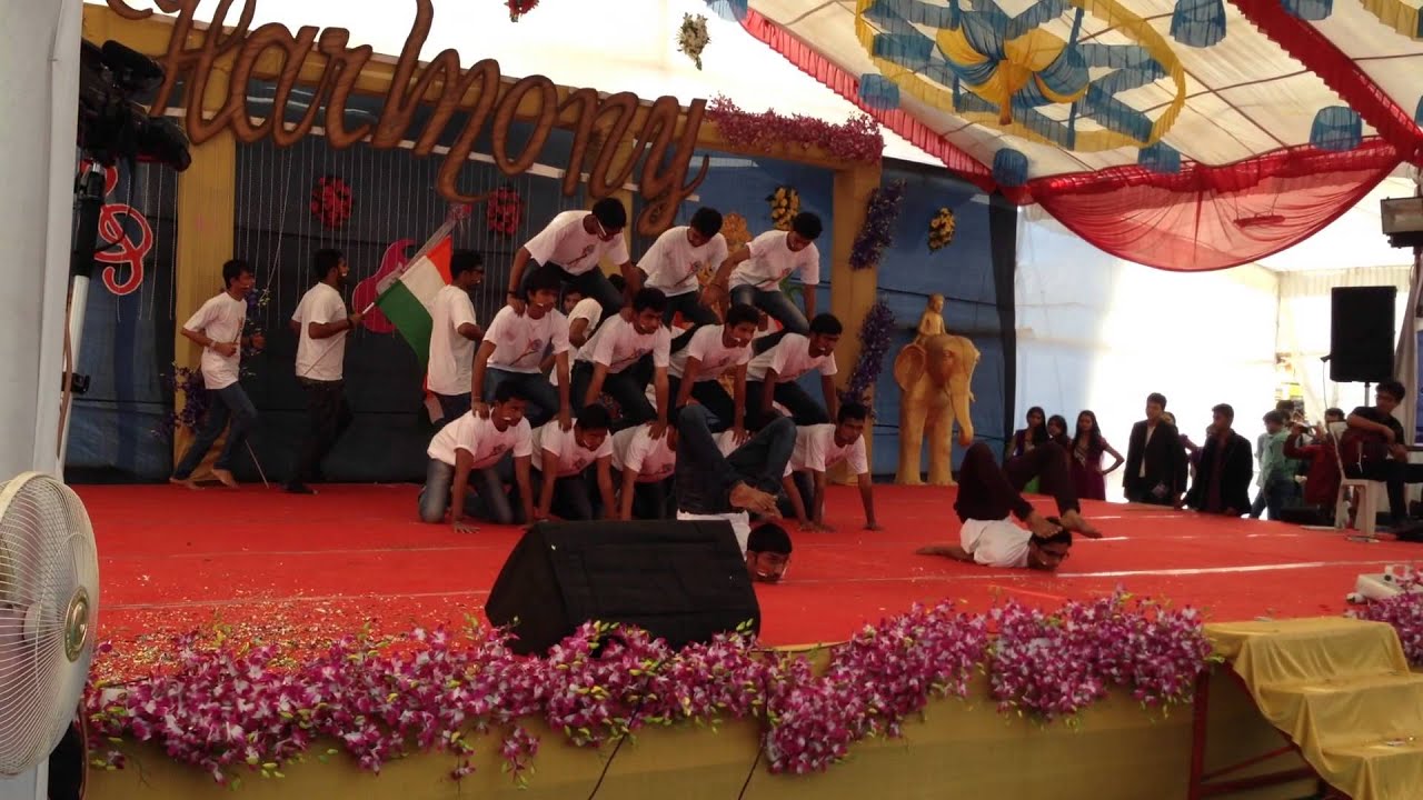 Pyramid dance on Vande mataram Collage show SNPIT & RC - YouTube