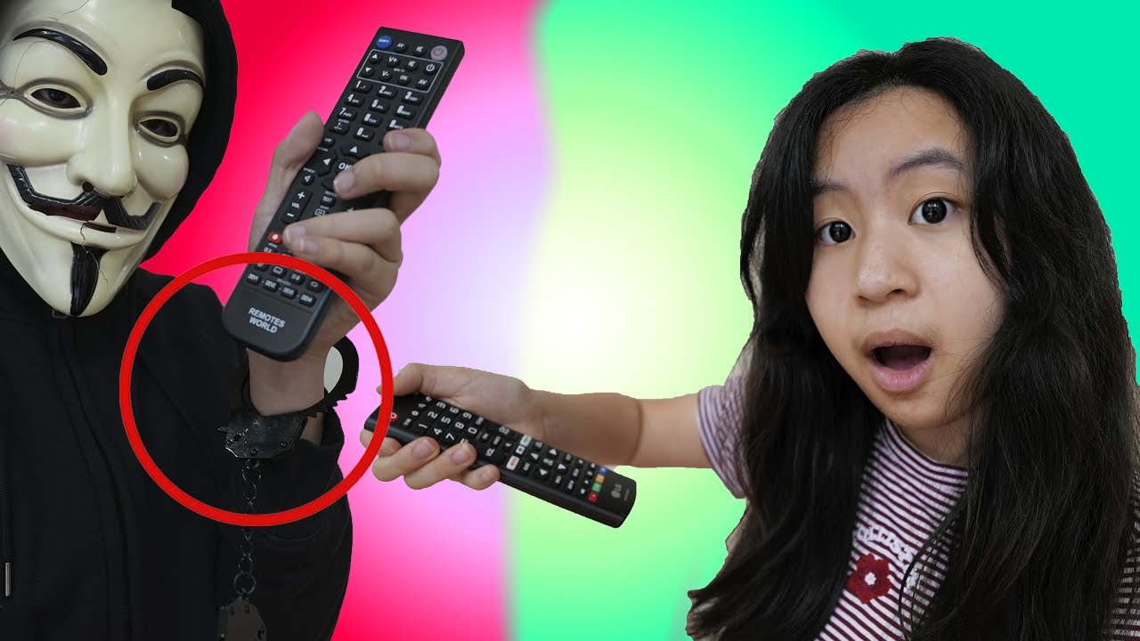 Game Master Pause Challenge to REVEAL his FACE - YouTube