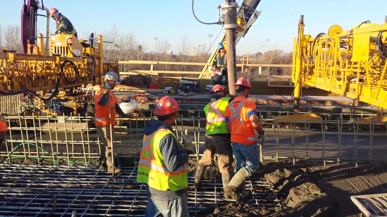 Bridge deck screed machine - YouTube