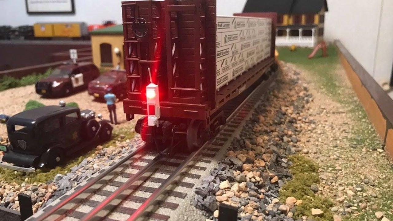 MTH End of Train Device on Lionel Train Layout - YouTube