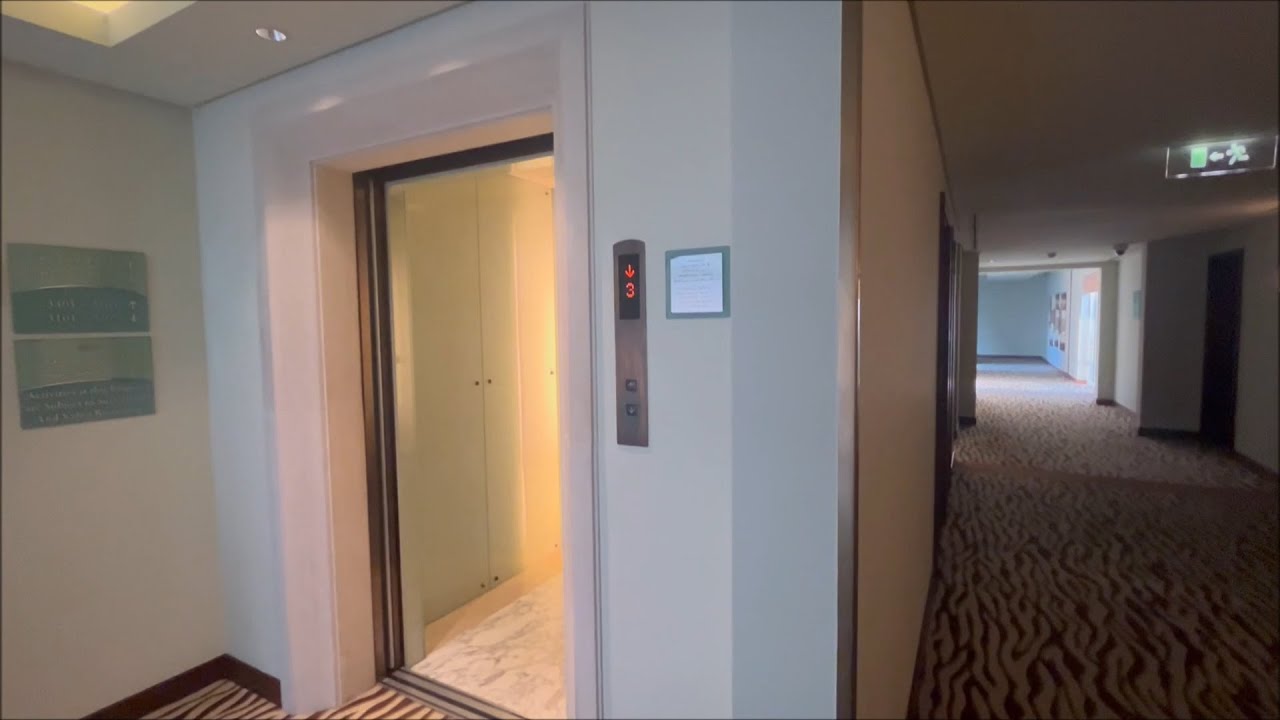 Mitsubishi Block 3 Main Elevator @ Park Hyatt Dubai*****, Deira, Dubai ...