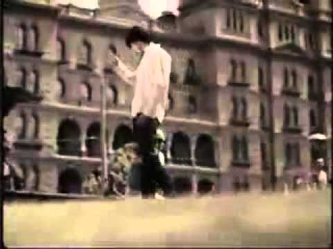 Motorola Razr V9 Commercial - YouTube