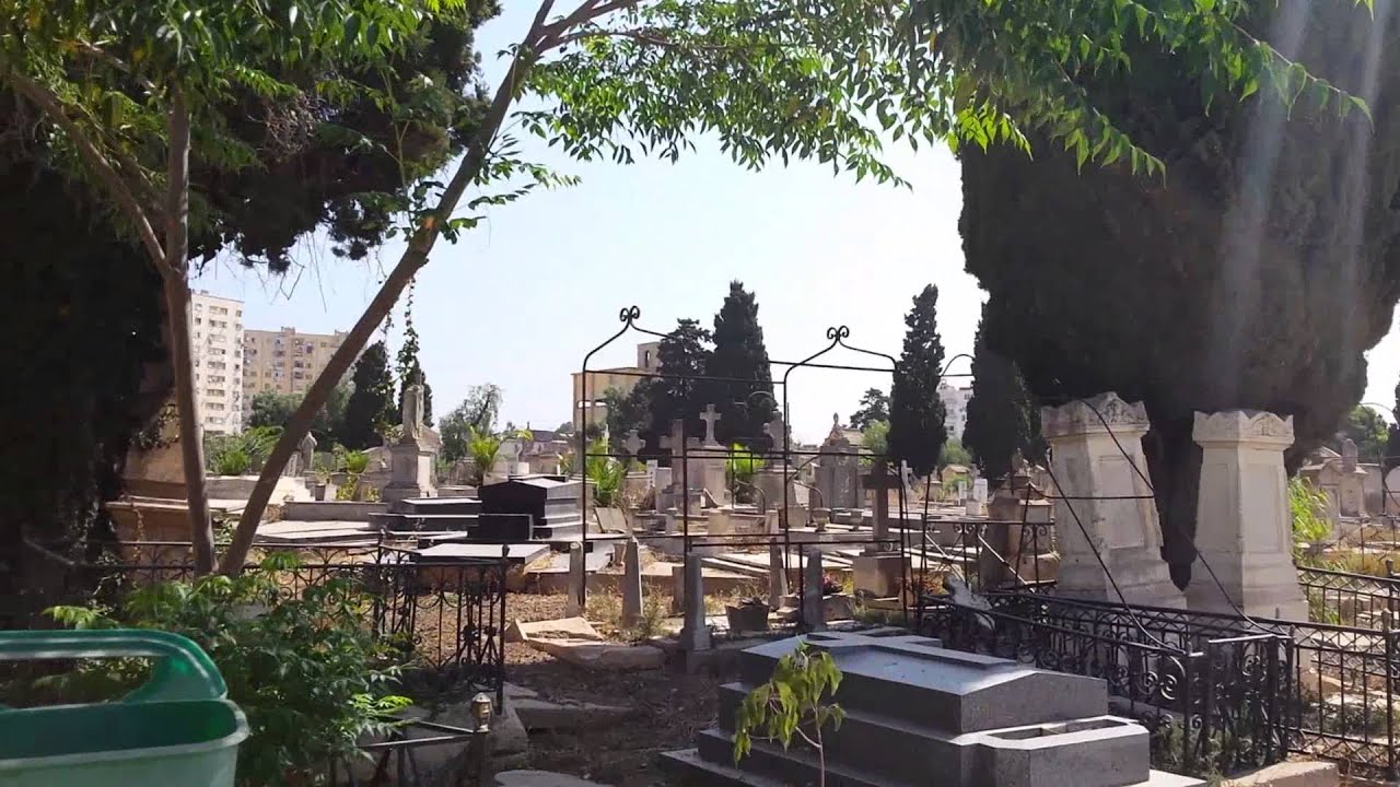 Cimetière Chrétien TAMAZOUHET à Oran en Algérie - YouTube