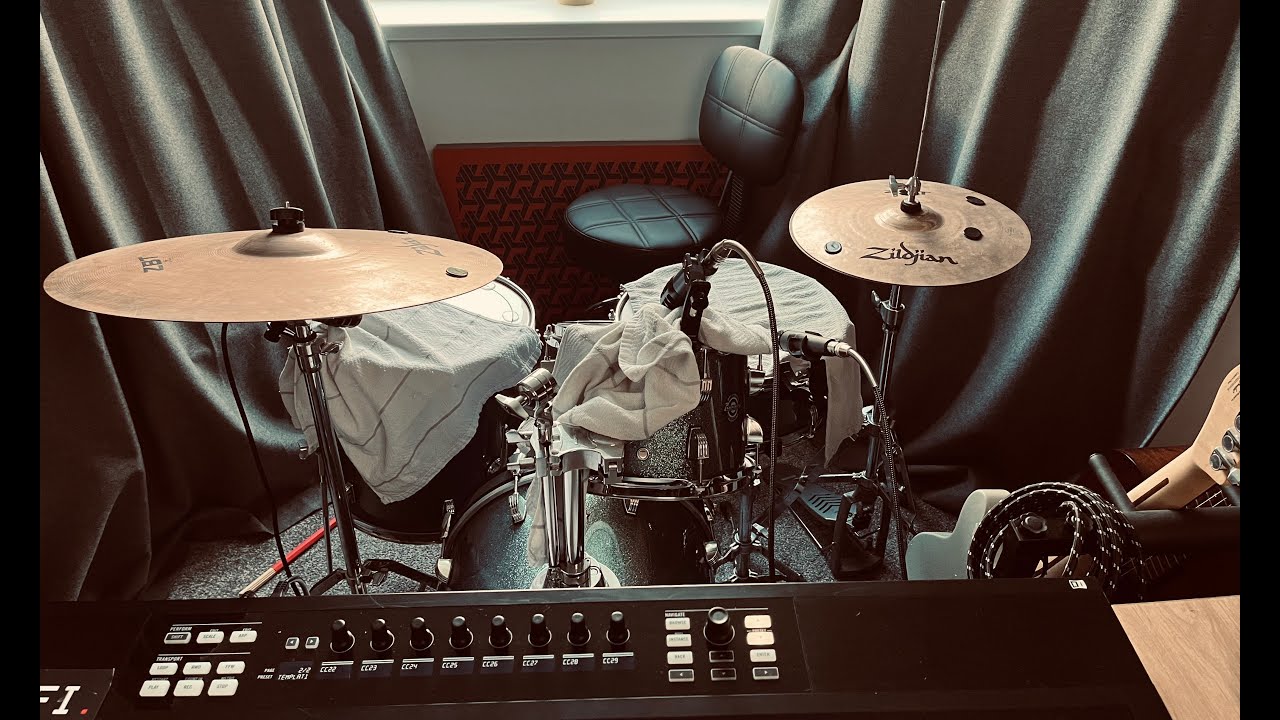 Making some type of Soul (ish) beat // TRYING OUT recording LIVE DRUMS! (Guaranteed shocker 🤣 ...