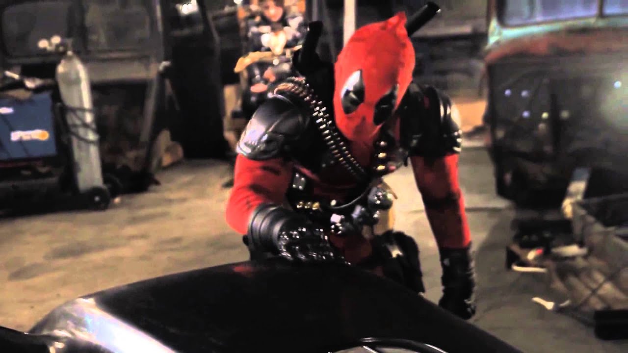 Deadpool vs Batman (Super Power Beat Down) - YouTube