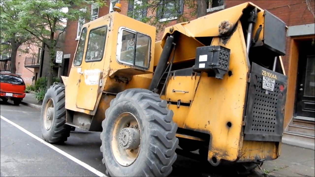 OLD CAPACITY 10044 CRANE TELEHANDLER SIGHTING - YouTube