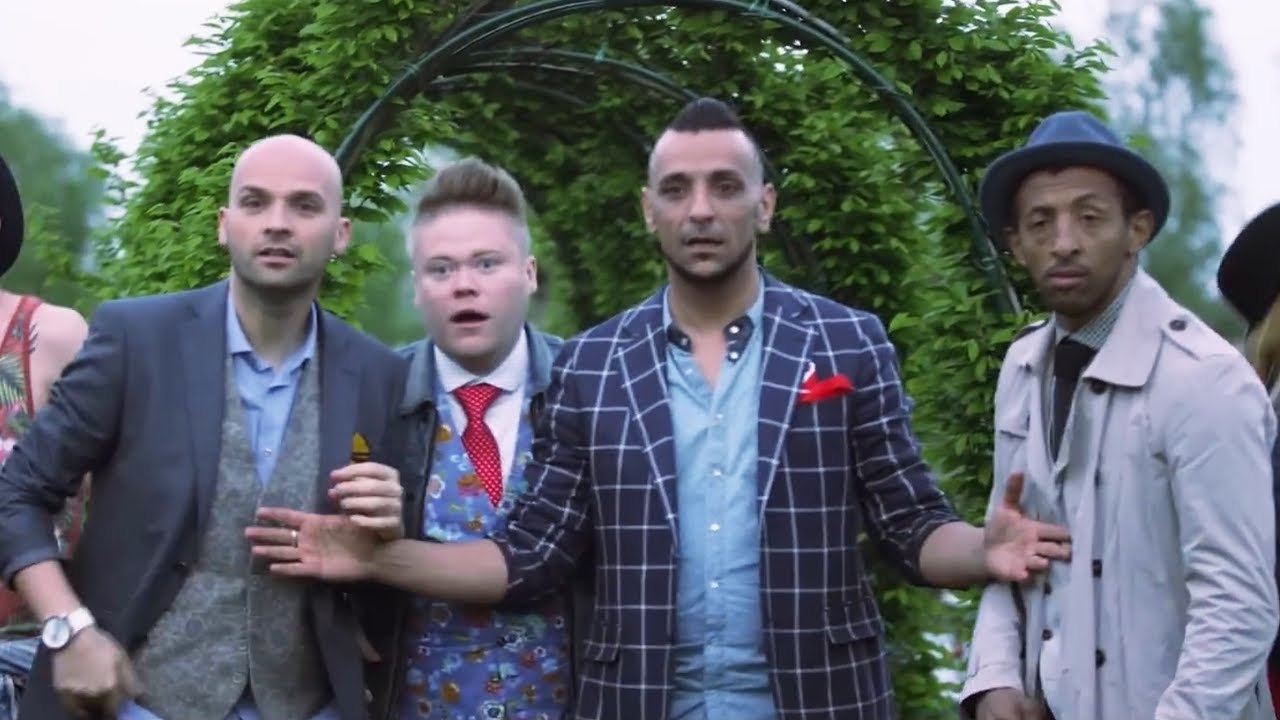 Alb Negru feat. Ralflo & Rares Love, Love | Videoclip Oficial - YouTube