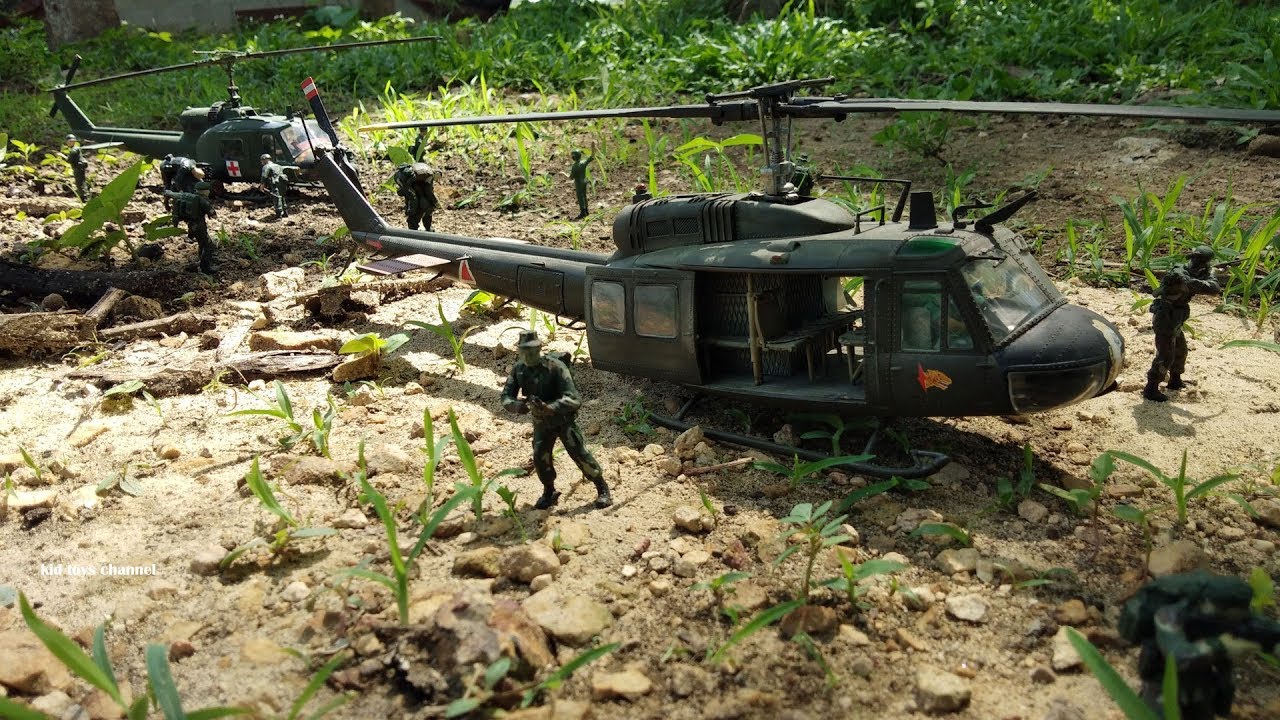 Toys soldiers Huey Helicopter Action Figures Army men - YouTube