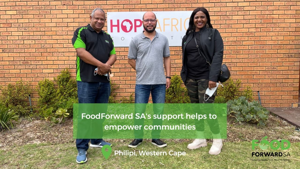 FoodForward SA's support helps to empower communities - YouTube