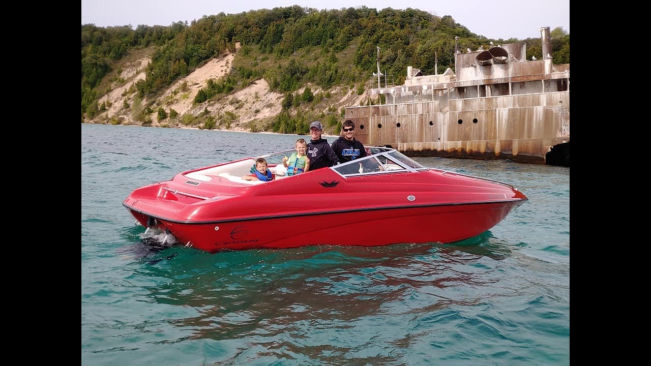 Red 1995 Crownline 225ccr - YouTube