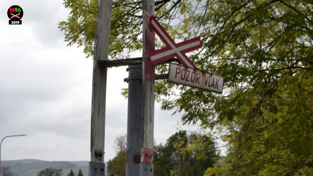 Nefunkční železniční přejezd SSSR Novosedlice - 27.10.2019 / Czech ...