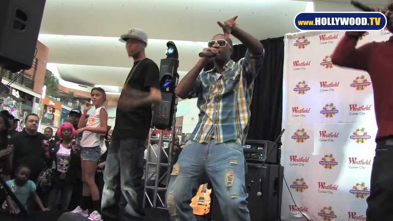 Tribute to M-Bone; Cali Swag Teach LaToya to Dougie - YouTube