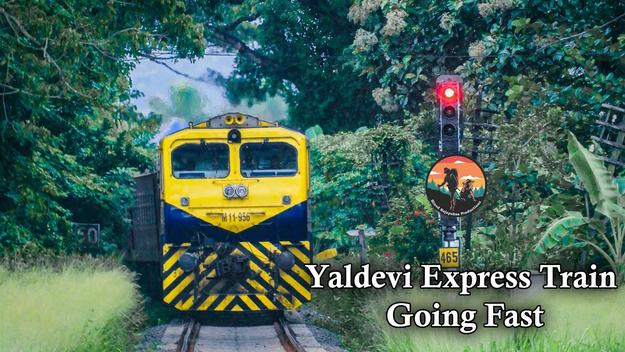 Yal Devi Express Train Going Fast with M11 956 & Indian Latest ICF ...