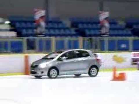 YOKOHAMA iceGUARD test drive in ice skating rink(1) - YouTube