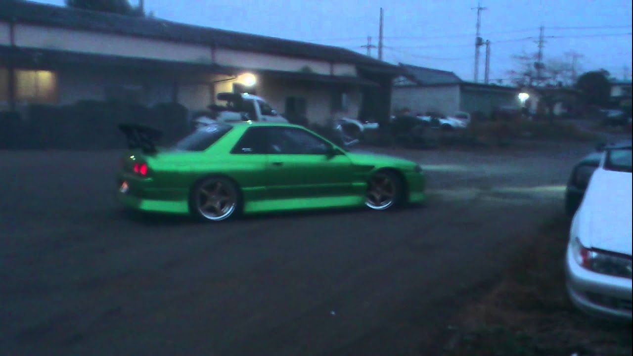 skyline GT-R32 : wide body drift - YouTube