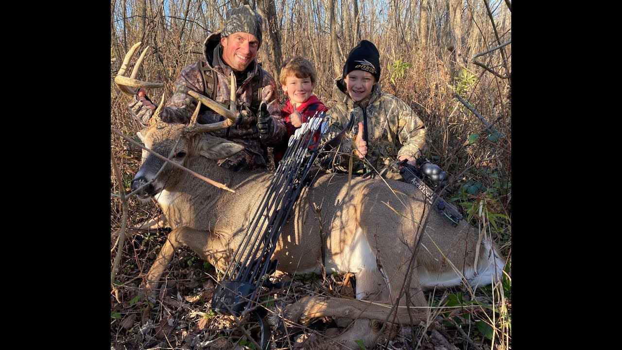 Big buck rutting : CRAZY RUT ACTION : Rut in full swing : RUT IS ON ...