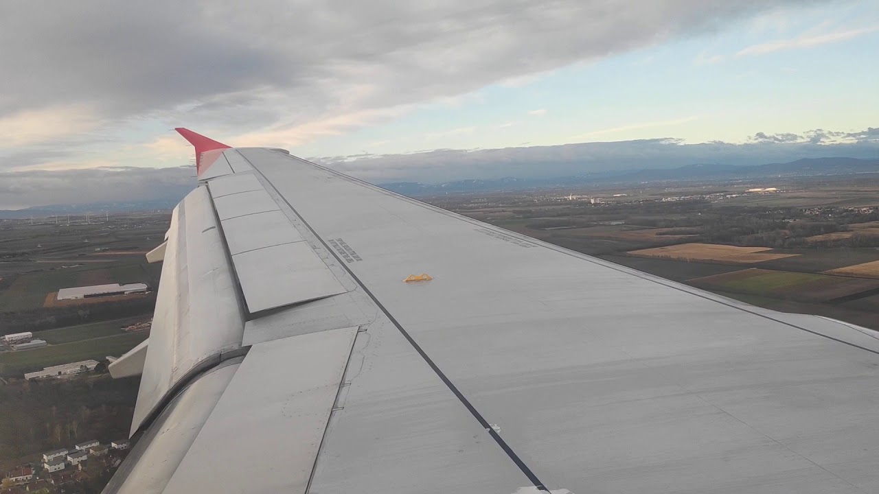 A320 day landing without reverse thrust - YouTube