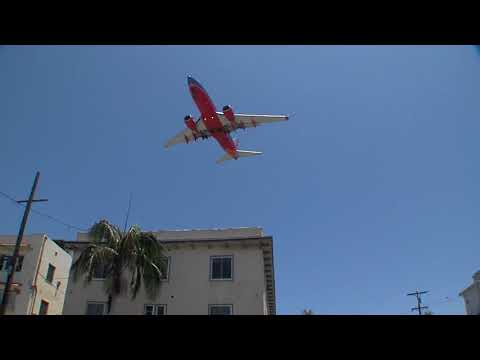 AIR TRAFFIC CONTROL _3.mov