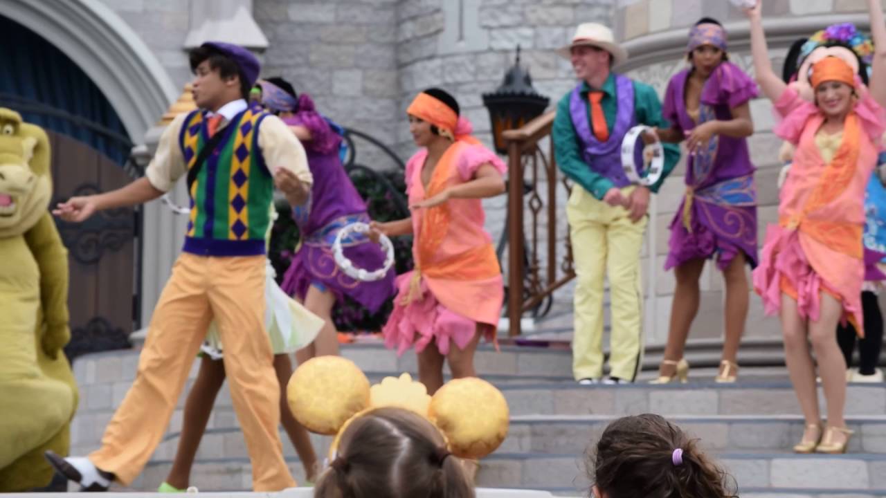 Disney Castle show. Tap dancing - YouTube