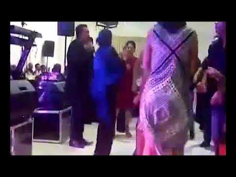 THISARA FERNANDO SANG AT WEDDING - YouTube