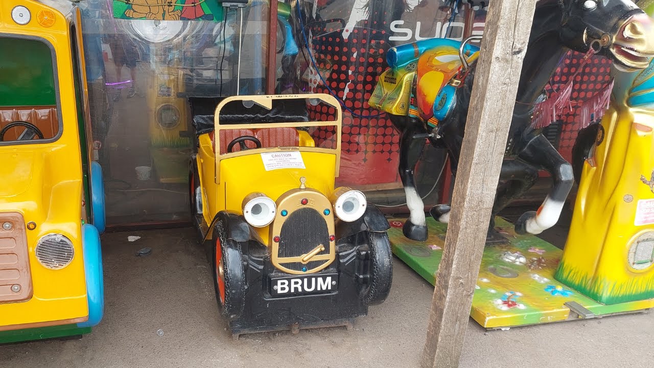 1990s Amutec Brum Kiddie Ride - YouTube