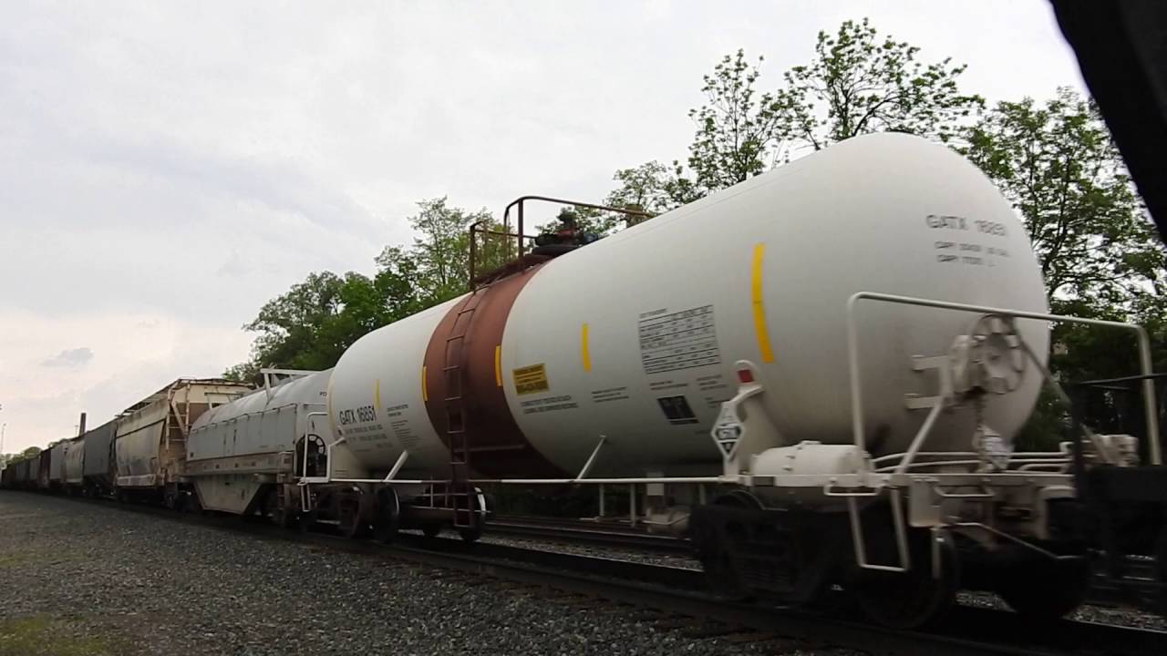 CSX Train Q384 Crawling Through Fairport, NY 5-29-16 - YouTube
