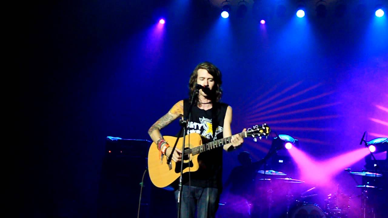 Mayday Parade - Terrible Things (live in Manila 7/7/2011) - YouTube
