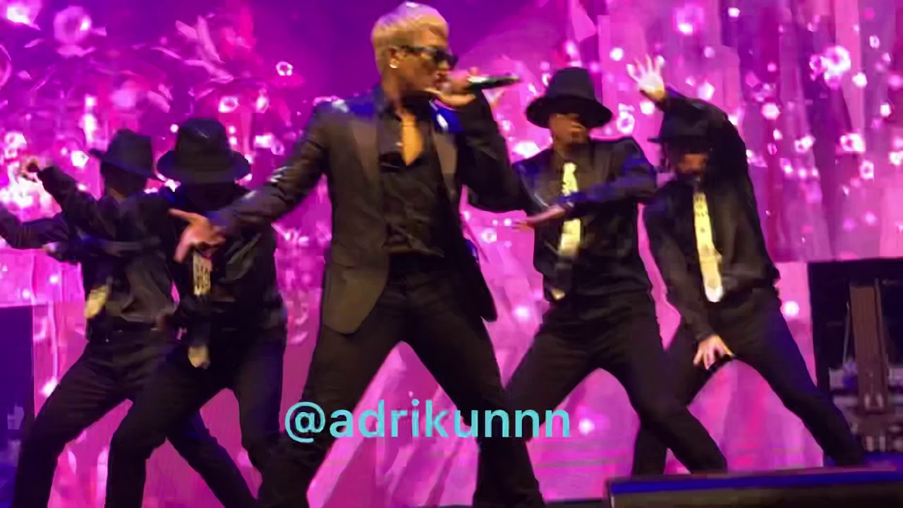 Crazy Boy- Pink Diamond At Otaquest Live In Los Angeles! - YouTube