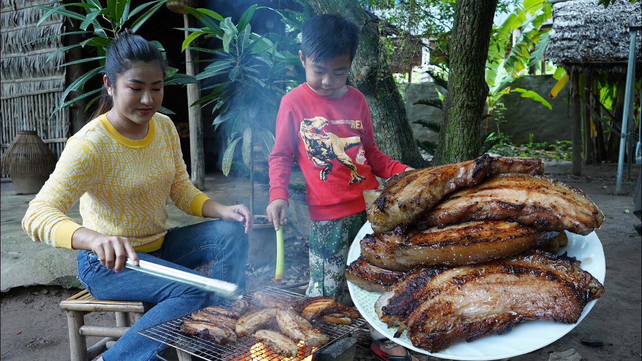 Cook and eat: Yummy grilled pork belly recipe / Mother and son cooking ...