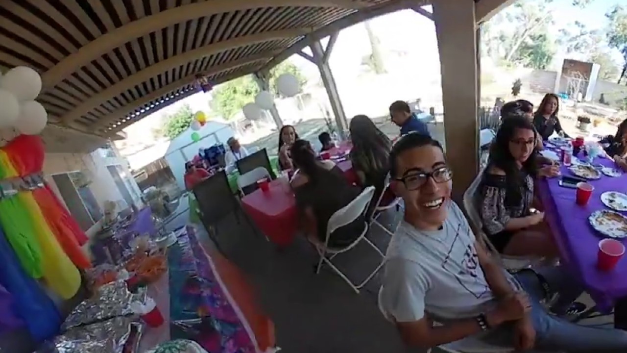 360 TROLLS BIRTHDAY WITH TACO CART !!!! VIRTUAL REALITY - YouTube