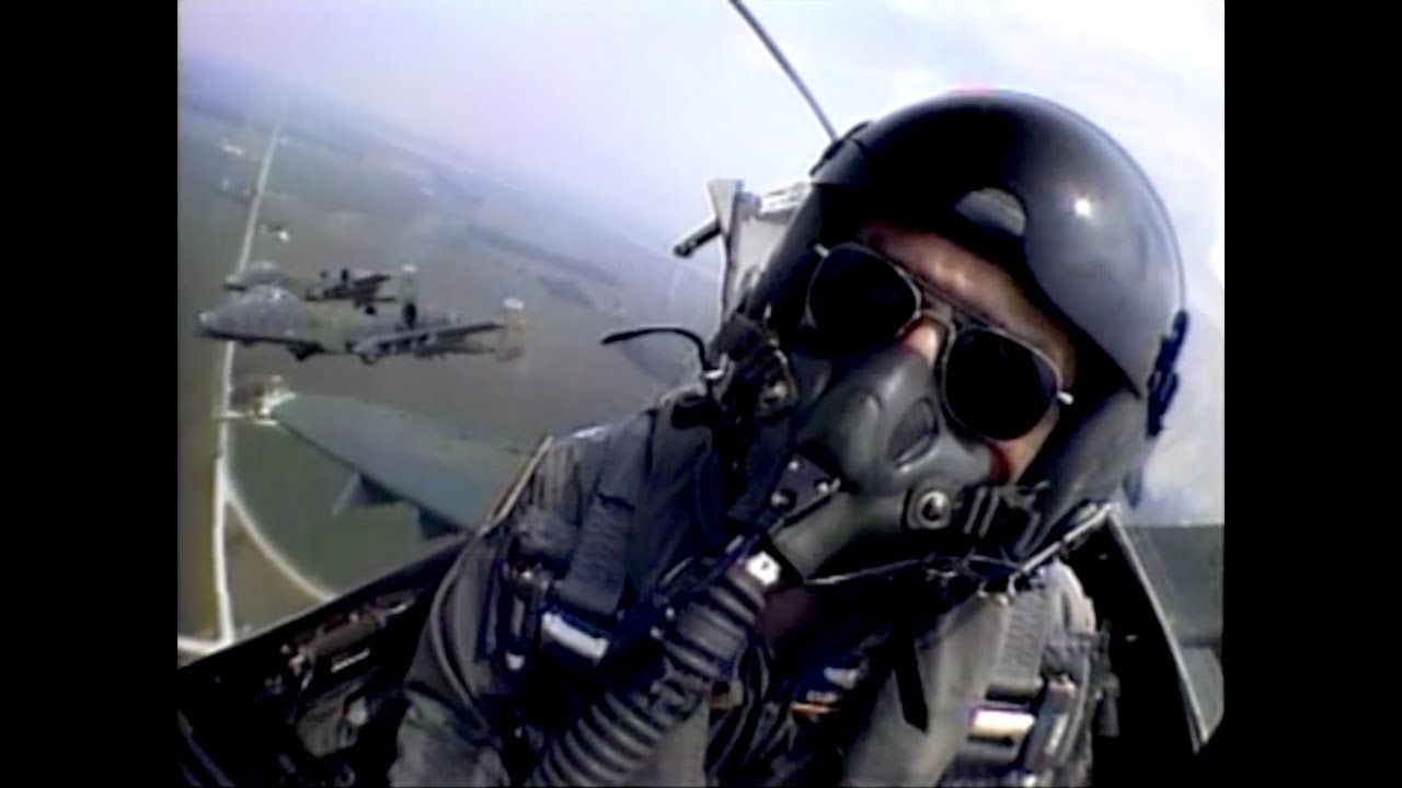A-10 Thunderbolt II Tour and Formation Combat Demo- with Cockpit ...