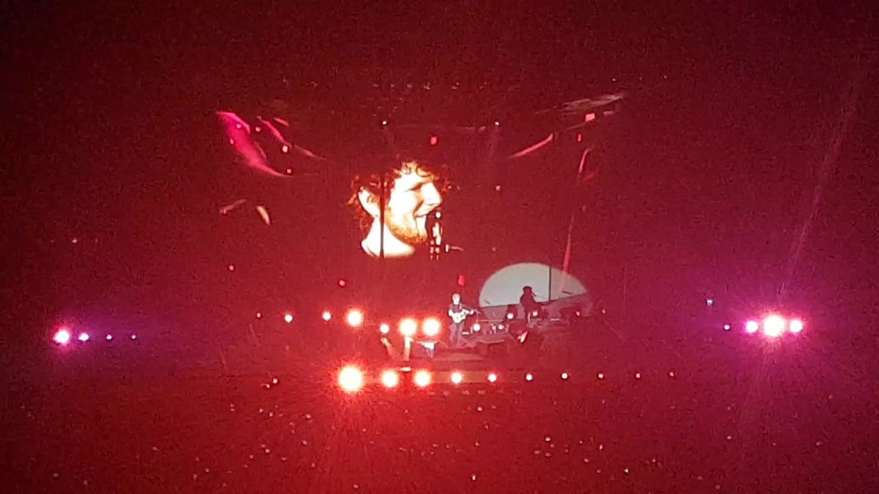 Perfect Ed Sheeran live in Bangkok 2017 16-11-60 - YouTube