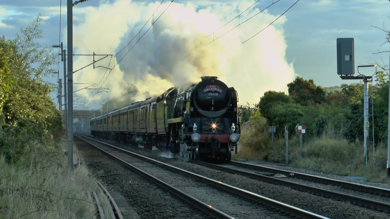 SR 35018 Shines on her own with the Pendle Dalesman 27/09/22 - YouTube