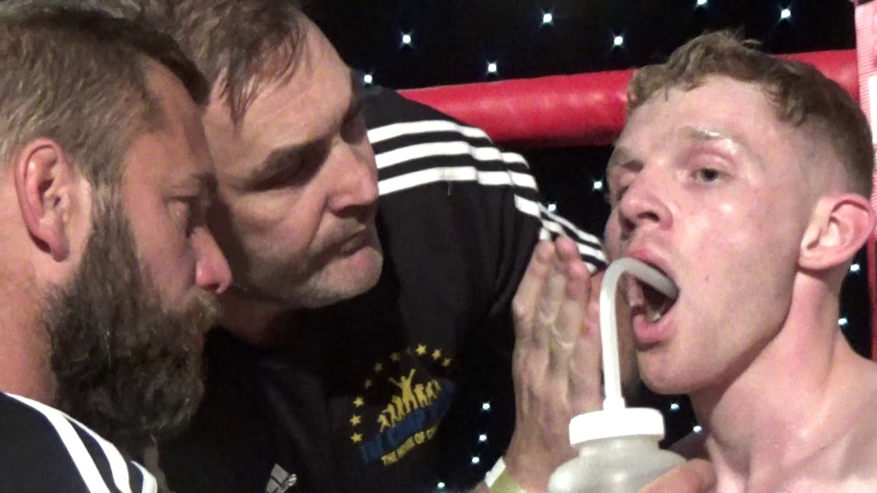 Mark Bateson Boxing. In The Corner. Ollie Simpson. - YouTube