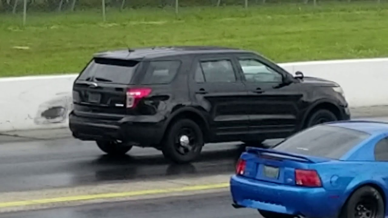 Interceptor Ecoboost vs Mustang GT - YouTube