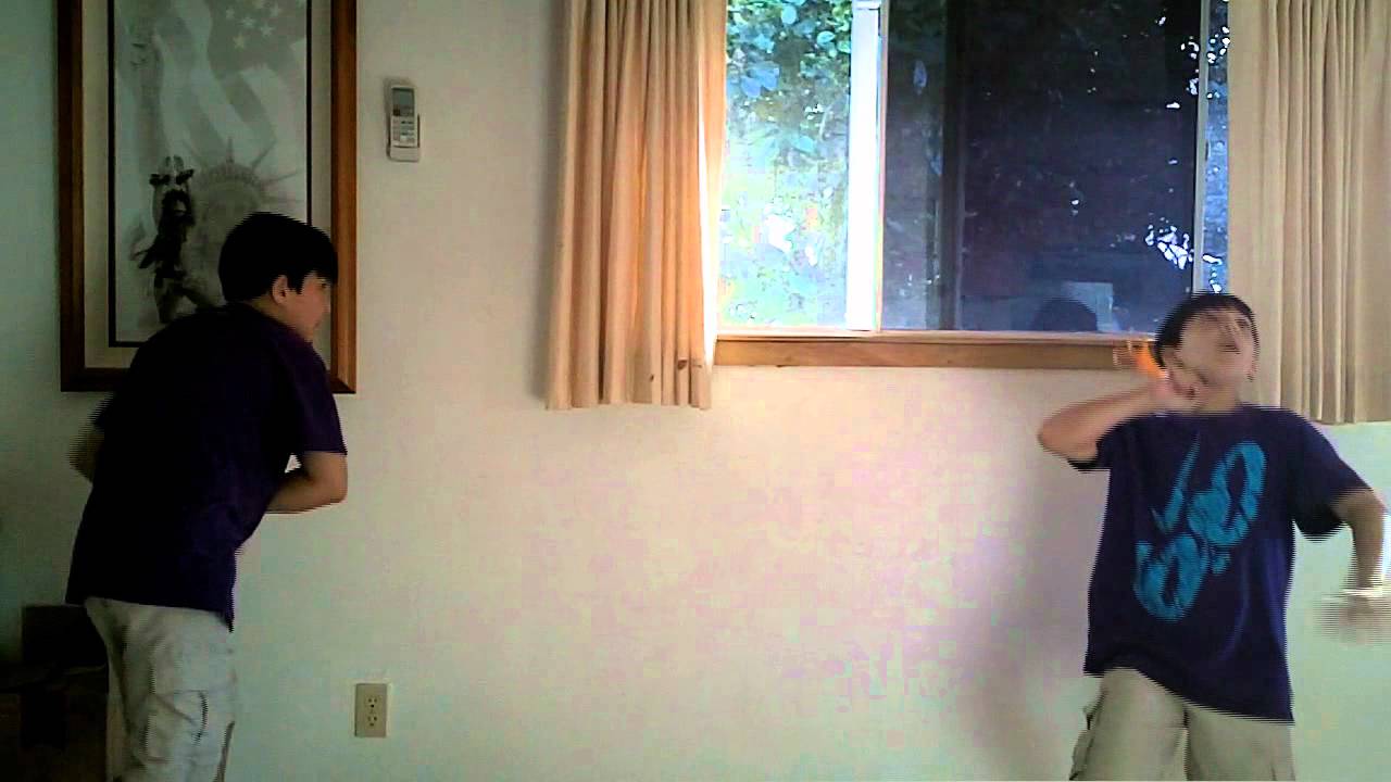 Scissor throw into neck - YouTube