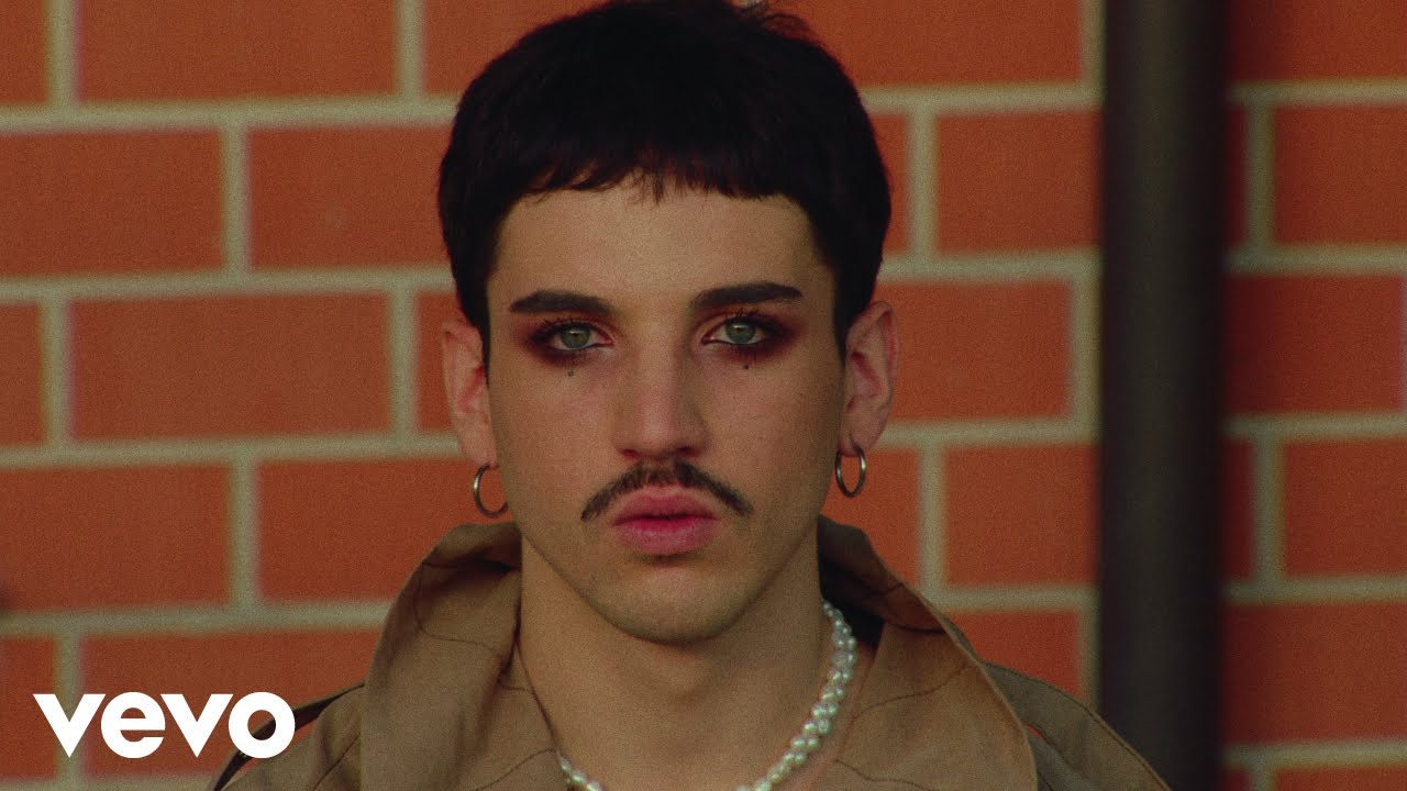 Piccolo G - Laggiù - YouTube