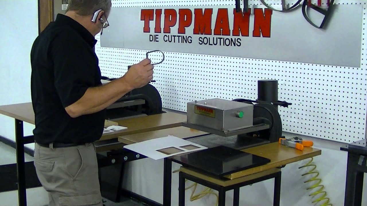 Clicker 700 cutting 3 mm HDPE using a .937 steel rule die and 1.25 ...